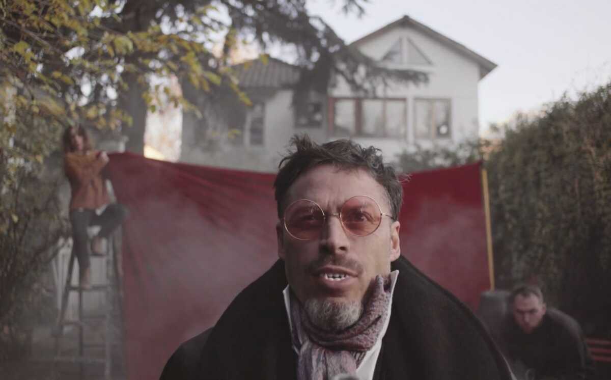 Review | La anunciada muerte de Willy Semler, la analogía de Drácula ...